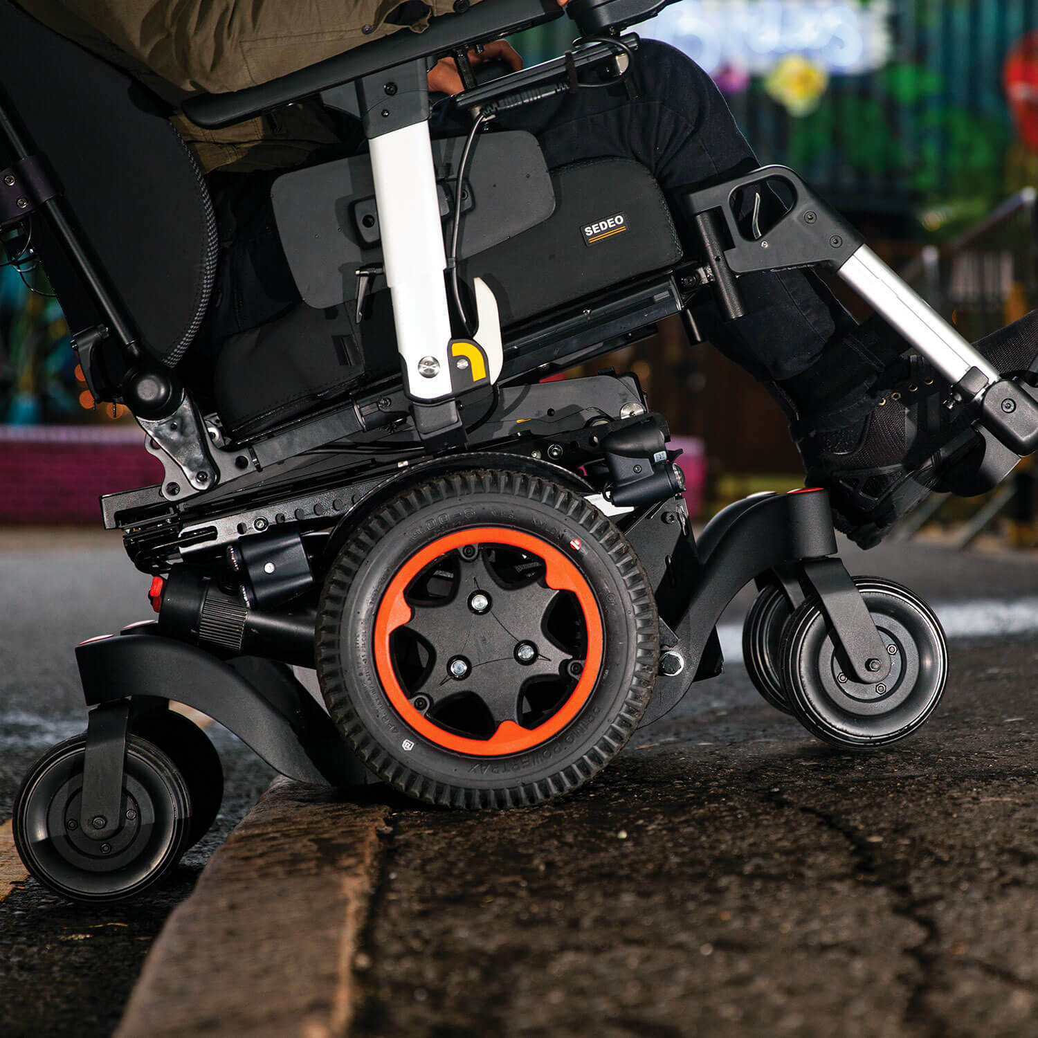 QUICKIE Q300 M Mini Elrullstol | Sunrise Medical